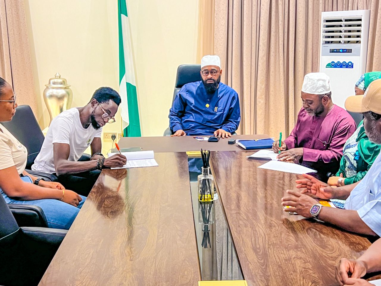 Niger State Govt. Partners With Eupepsia Place Ltd (Soilless Farm Lab ...